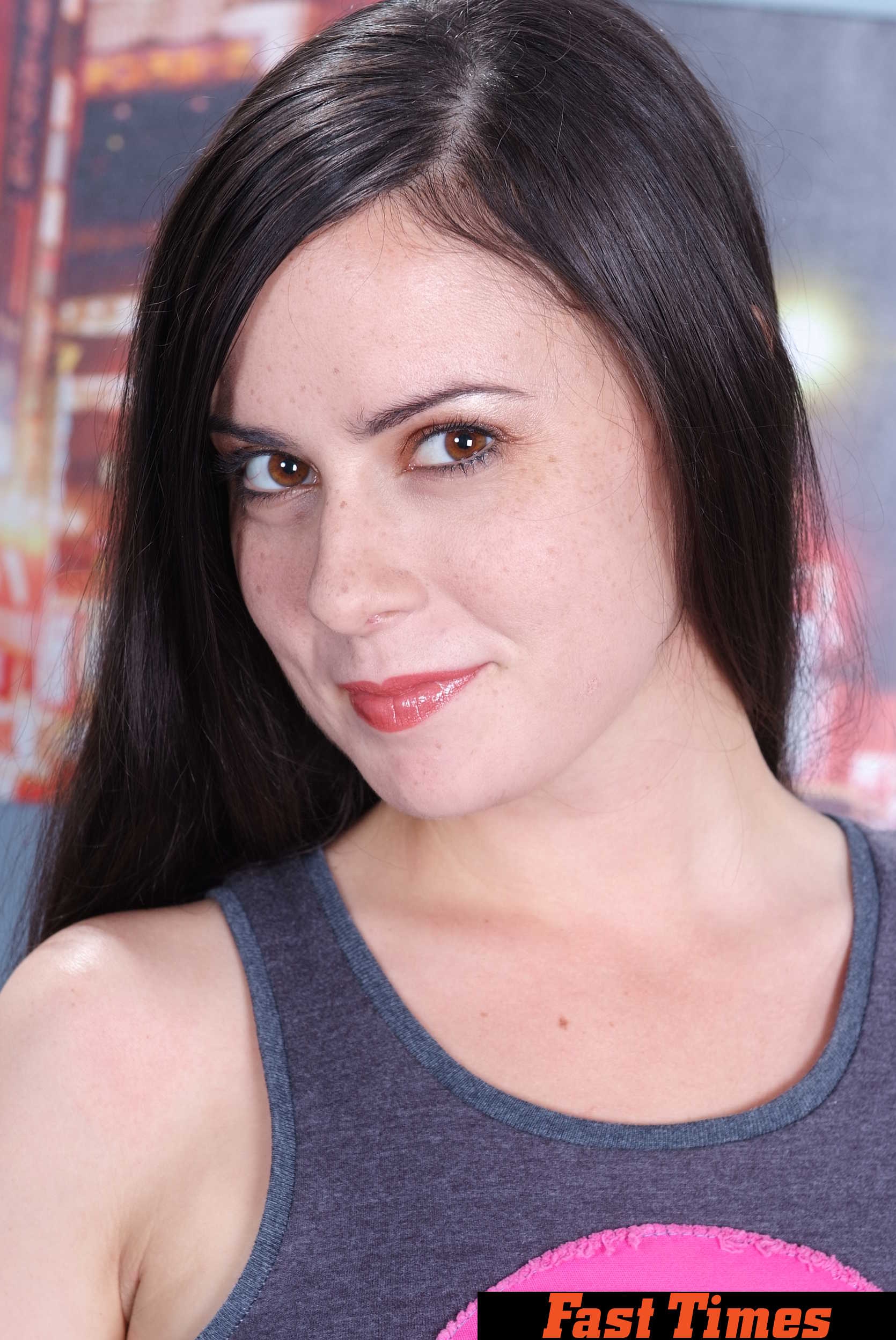 Mina Leigh | биография, рост, вес, размер сисек, фигура, возраст, instagram, twitter, onlyfans